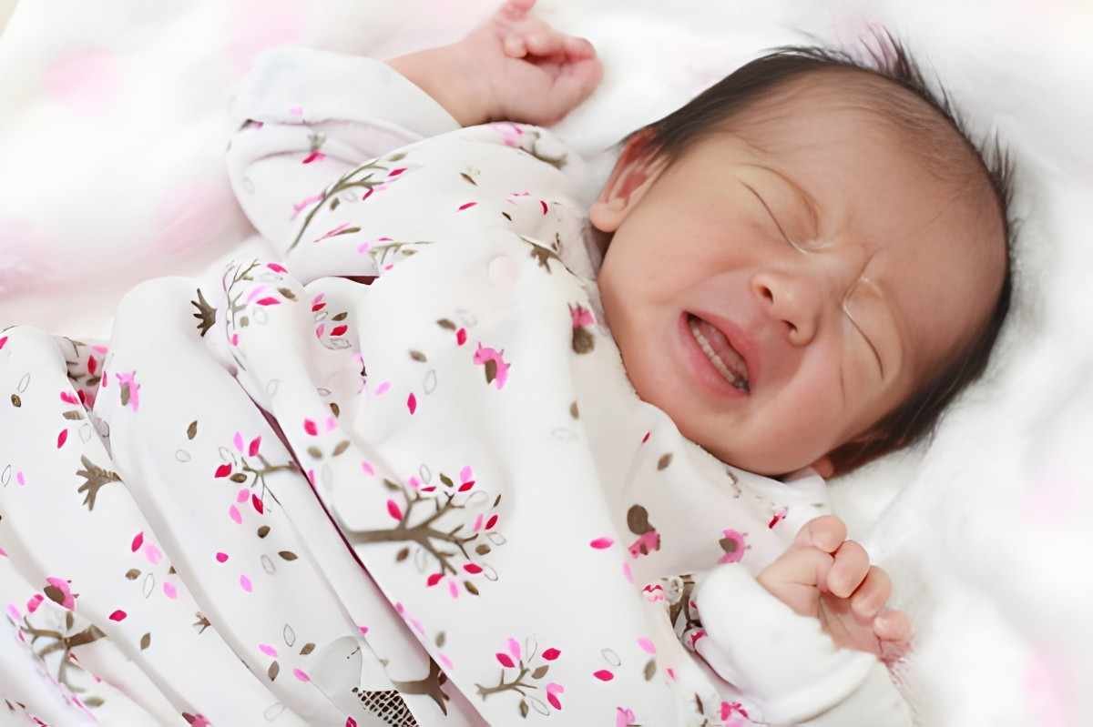 2 Week Old Newborn Has a Cold: Causes, Symptoms, Care Tips, and When to ...